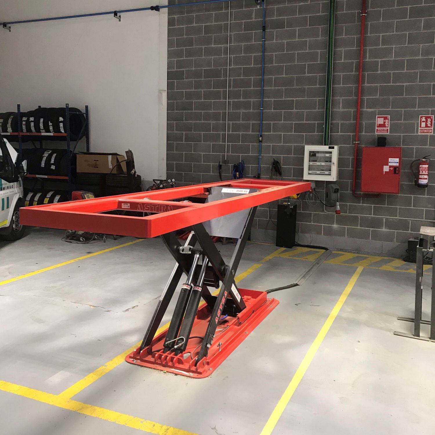 Vehicle maintenance lift table - AB4001-Big-BENCH.PLUS® - ASTRA ...
