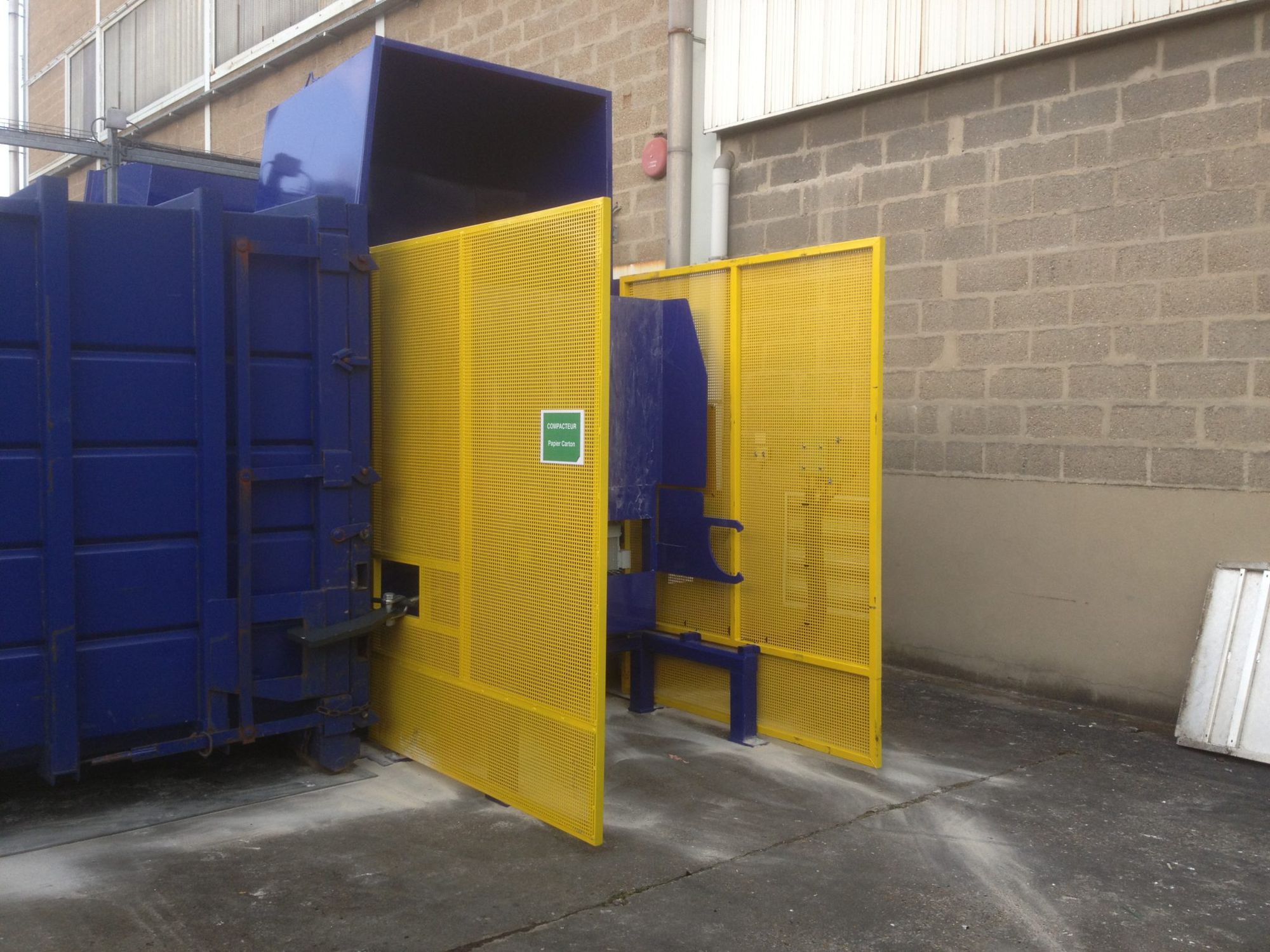 Hydraulic bin lifter - LK1 - GILLARD SAS