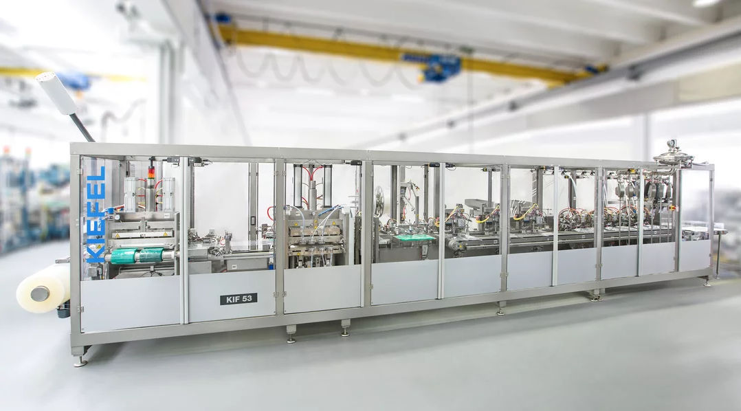 Roll-fed form-fill-seal machine - FFS - Kiefel GmbH - for packaging ...