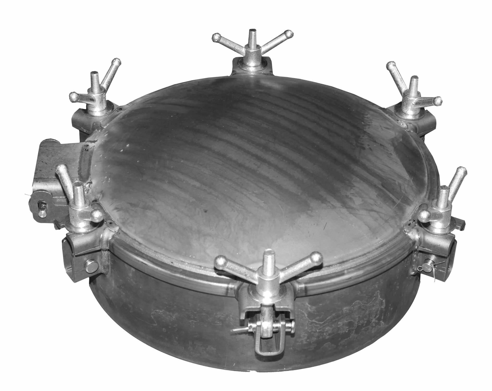 Steel manhole - 1010-7003 - Chandler Equipment Inc.