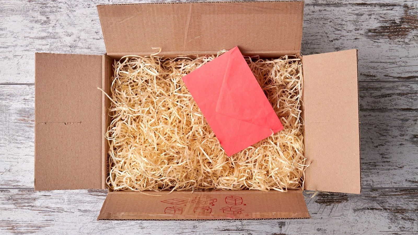 Paper protective packaging - DS Smith - shredded cardboard / for cushions