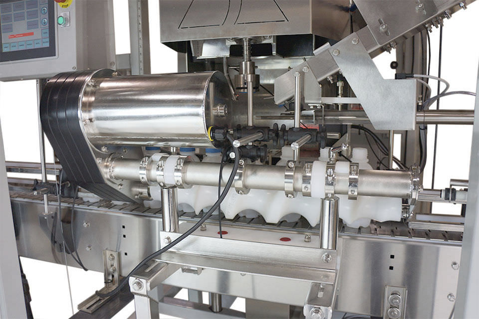 Linear screw-capping machine - APACKS - automatic / servo-controlled ...