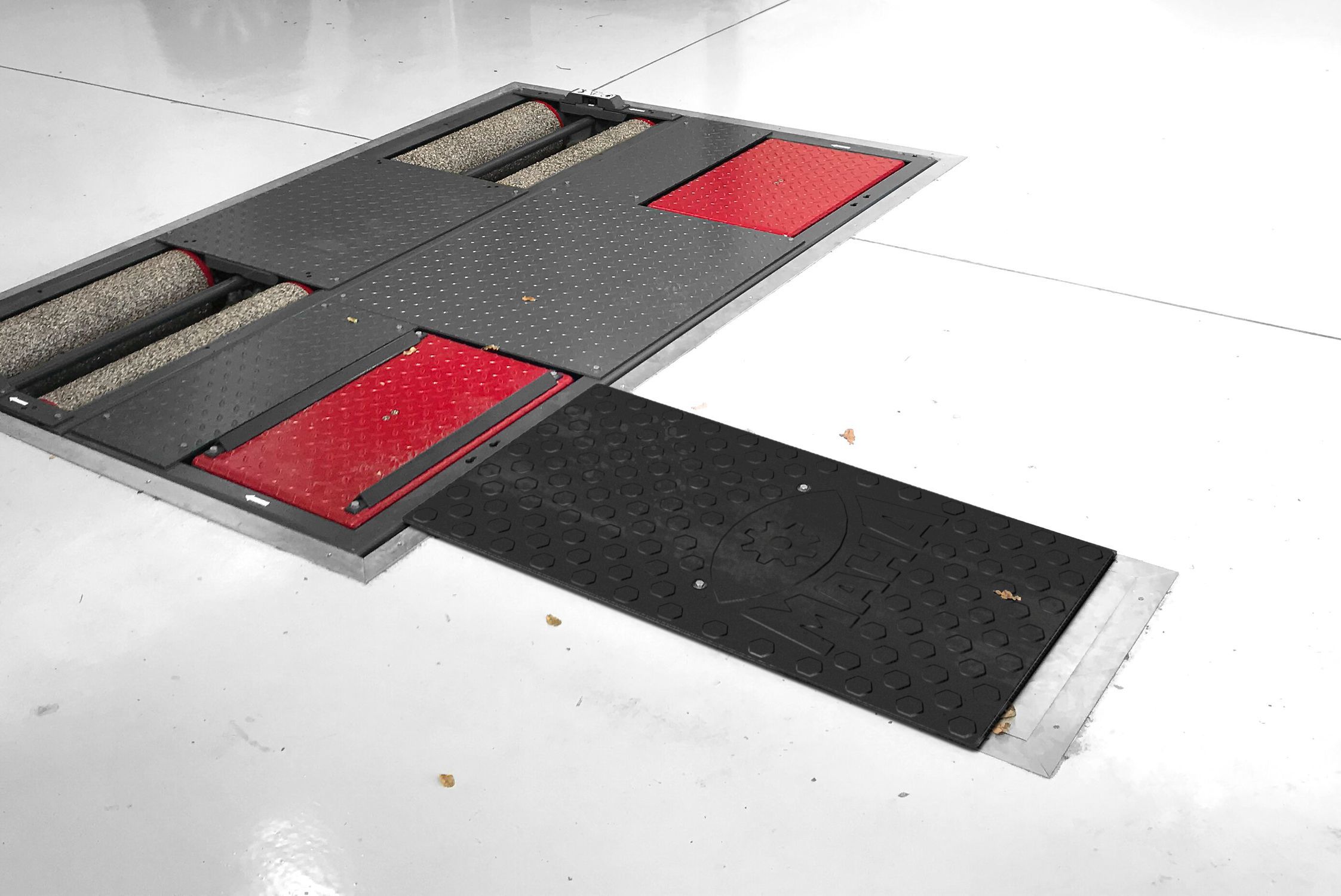 Car side slip tester - MINC I EURO - MAHA Maschinenbau Haldenwang GmbH ...