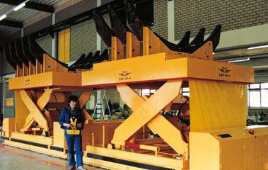 Transport lift system - LAWECO - assembly line / for aeronautical ...
