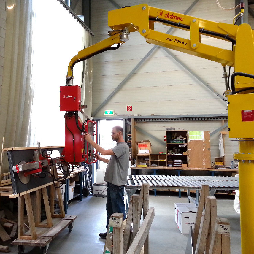 Pneumatic manipulator arm - DALMEC - with suction cup / for building ...