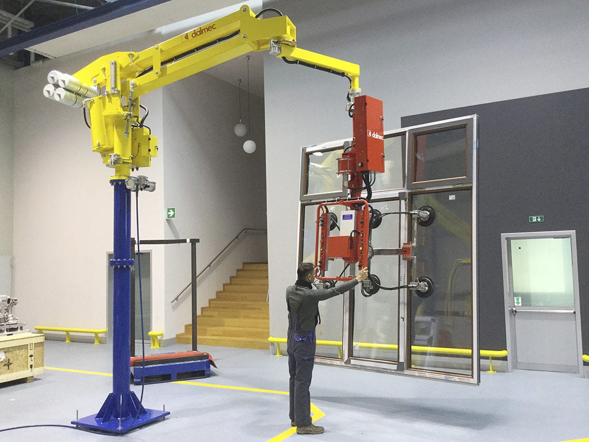 Windows and door manipulator - DALMEC - pneumatic / with suction cup ...