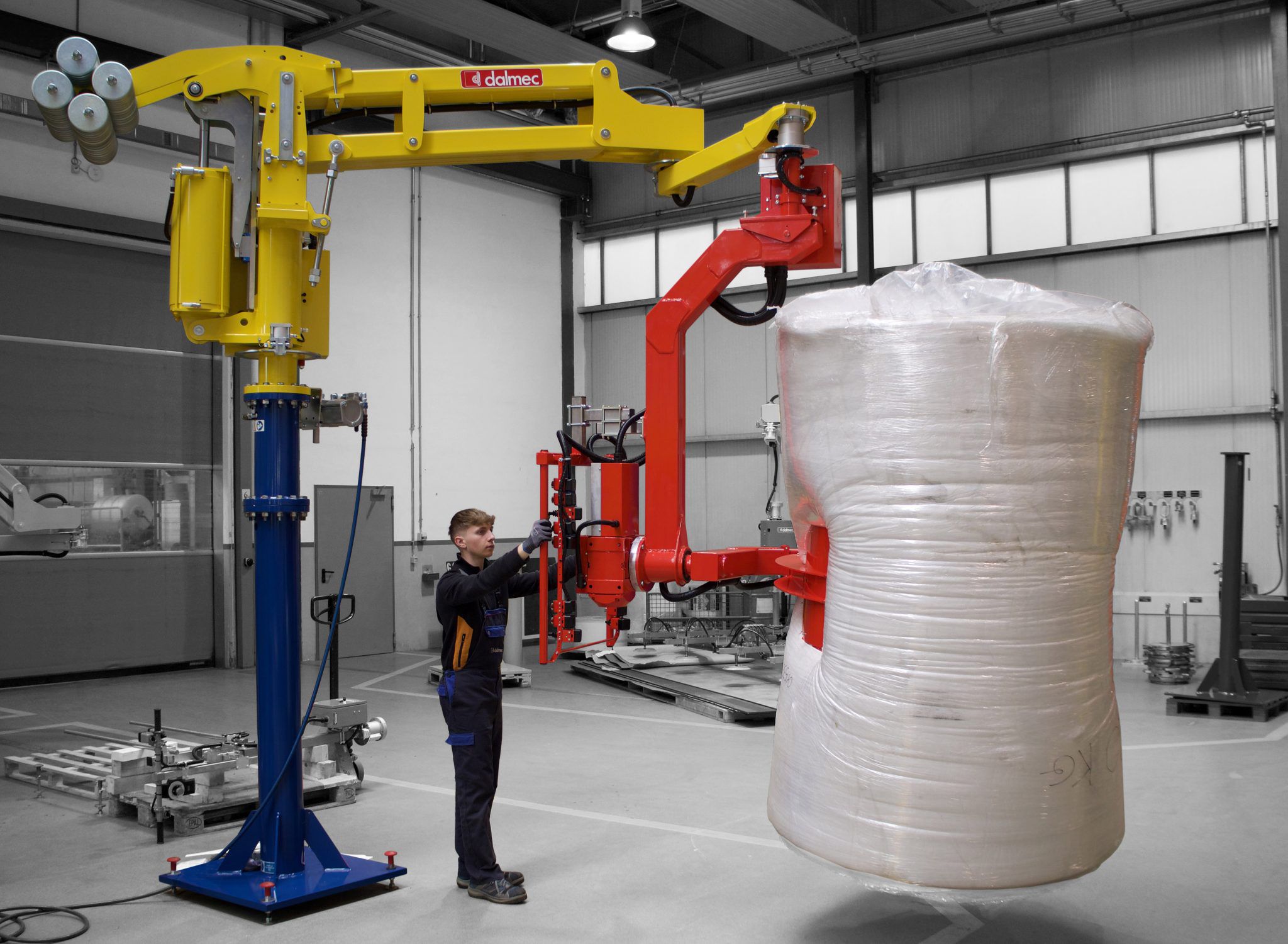 Pneumatic manipulator - DALMEC - servo-driven / with gripping tool / load