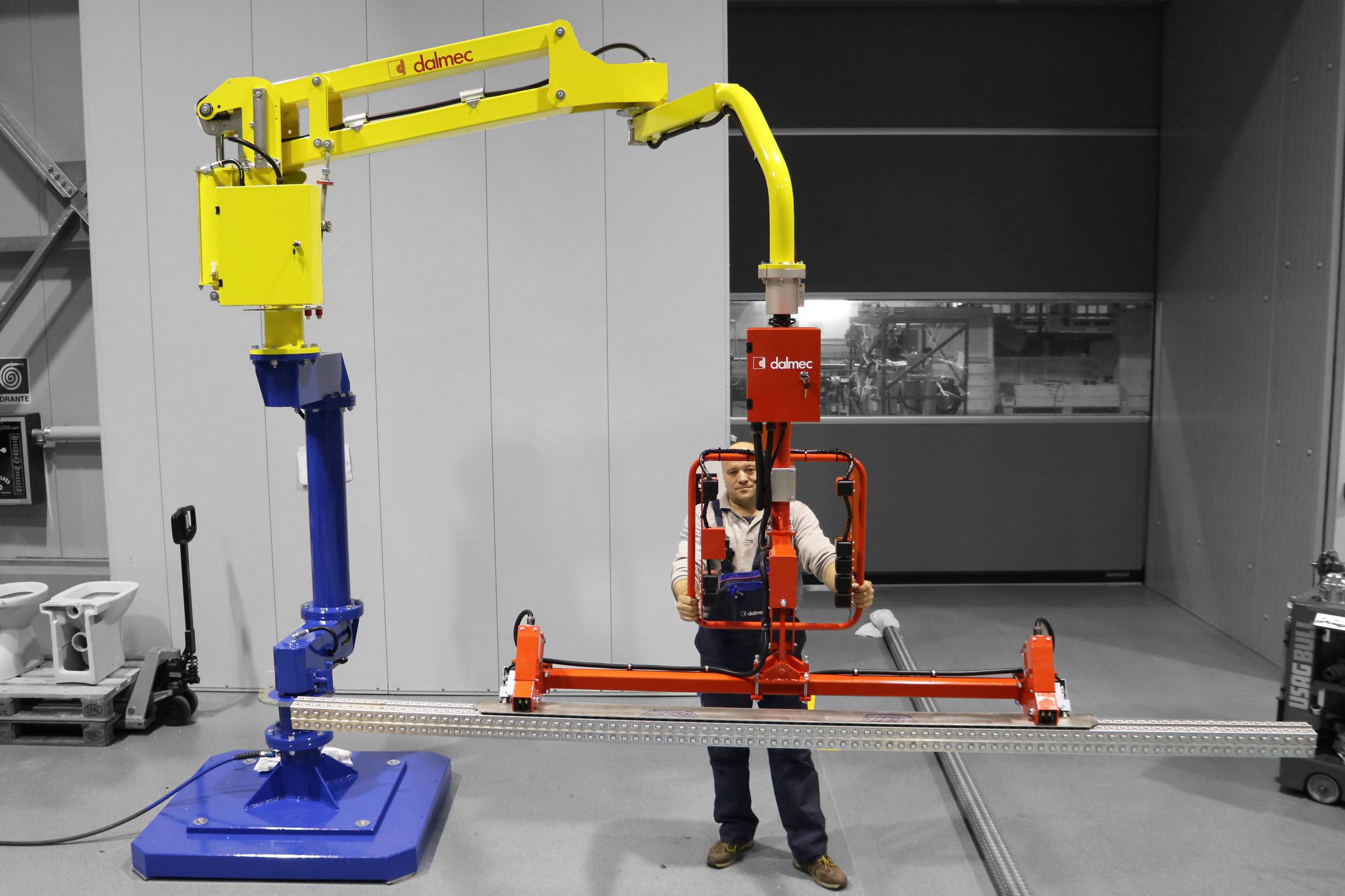 Manipulator for the steel industry - DALMEC - pneumatic / with lifting ...
