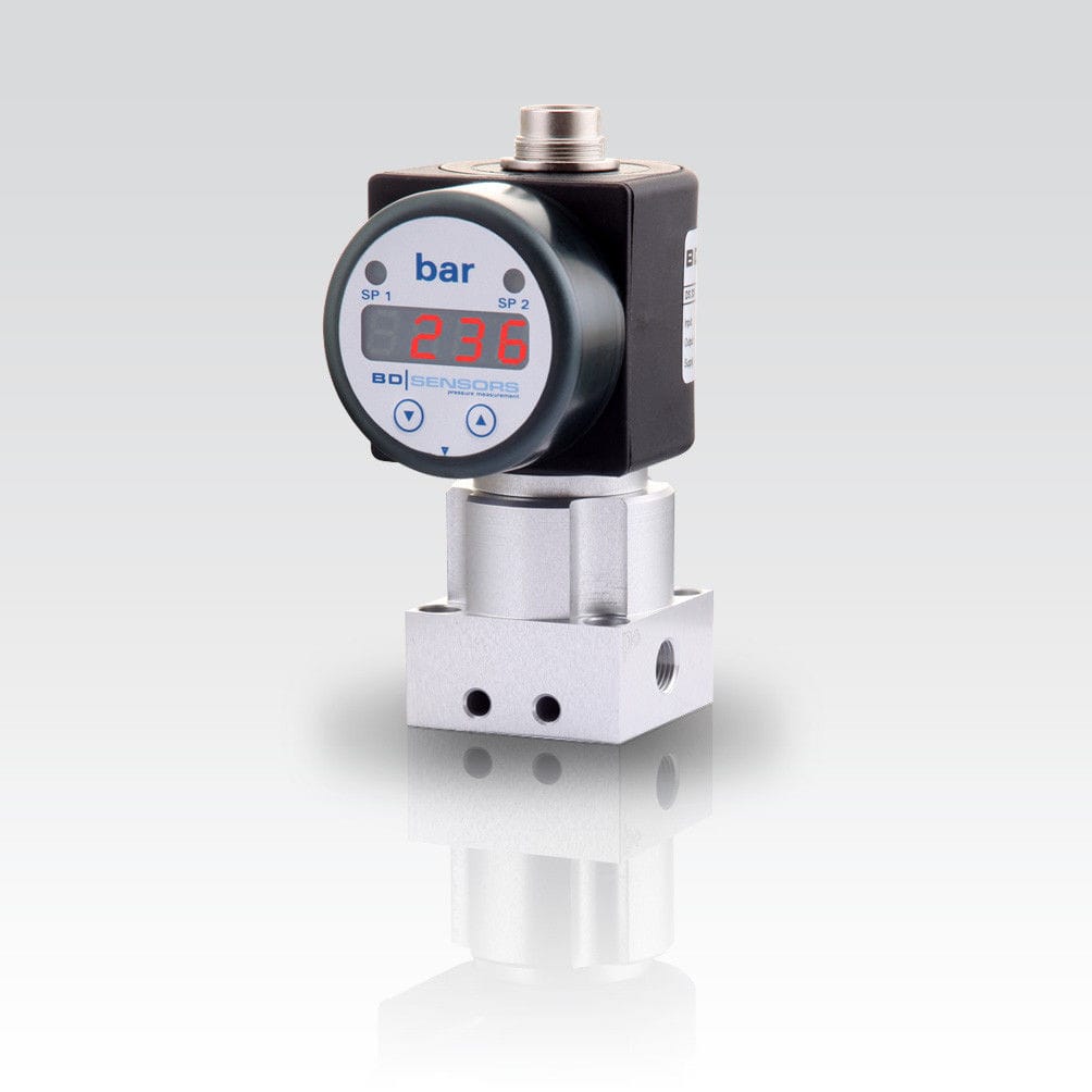 Electronic pressure switch - DS 233 - BD|SENSORS GmbH - differential ...