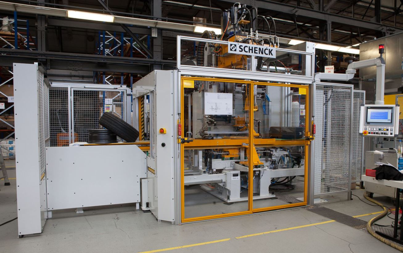 Semi-automatic mounting machine - 130 SBER - SCHENCK RoTec GmbH - for tires