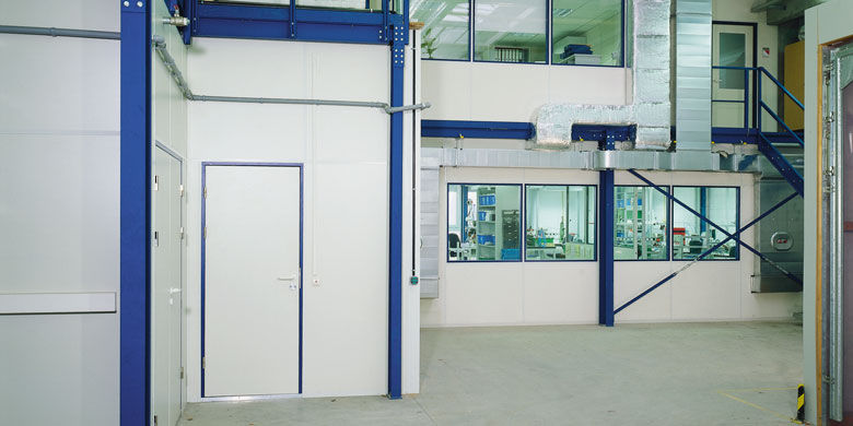 Clean room for the electronics industry - DEXION - for the optics ...