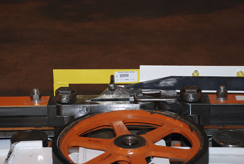 Skate wheel conveyor - Daifuku webb - inverted / horizontal / floor-mounted