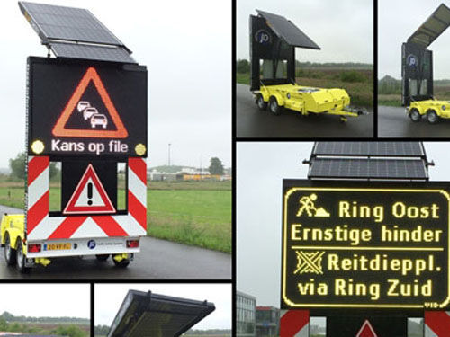 Portable variable-message sign - Lower power consumption/solar powered ...