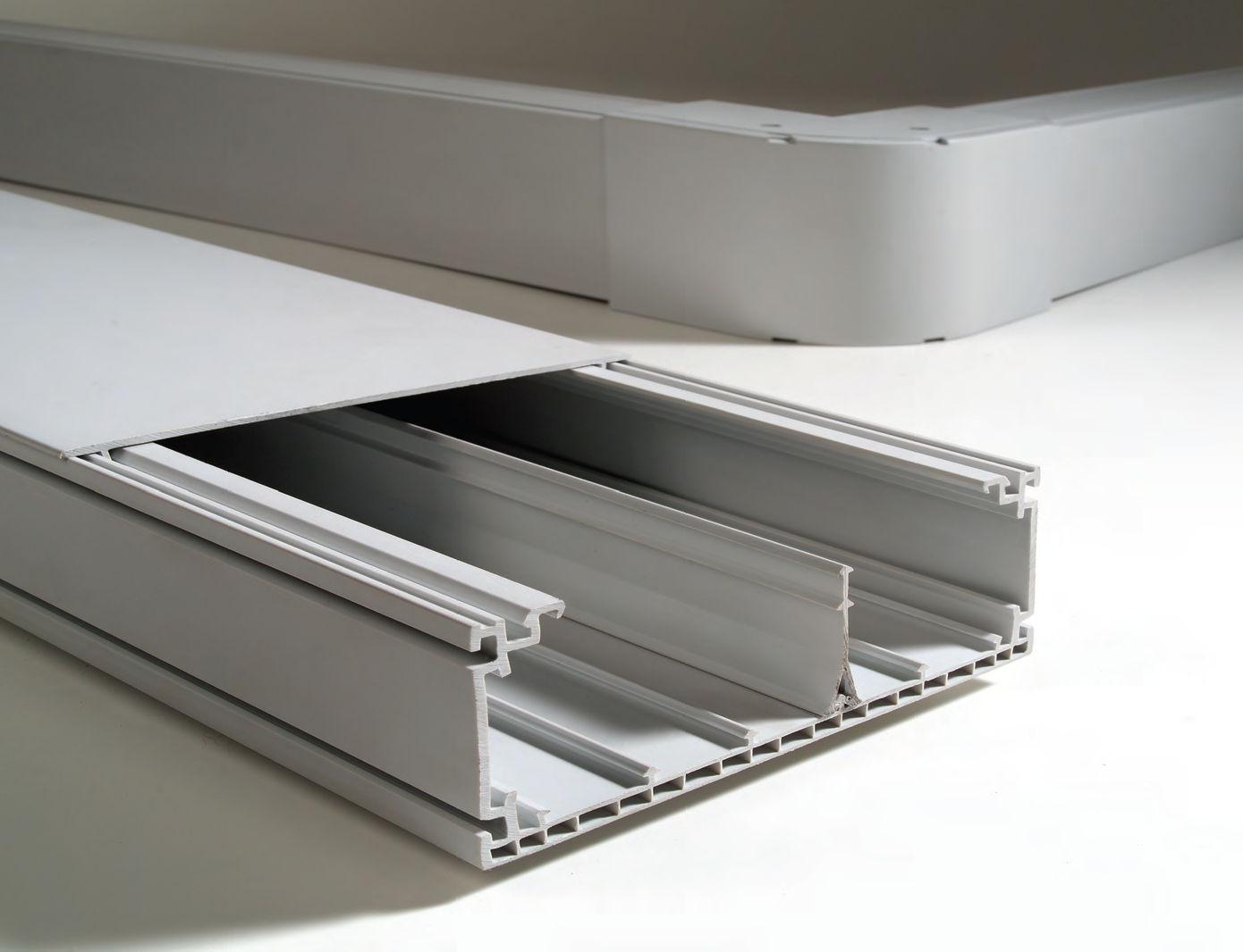 Cabling trunking - 2.5 m | DOMINIO Series - CANALPLAST - PVC / modular ...