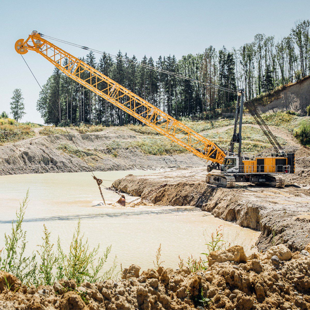 Crawler crane - HS 8200 - Liebherr Cranes - boom / lattice / all-terrain