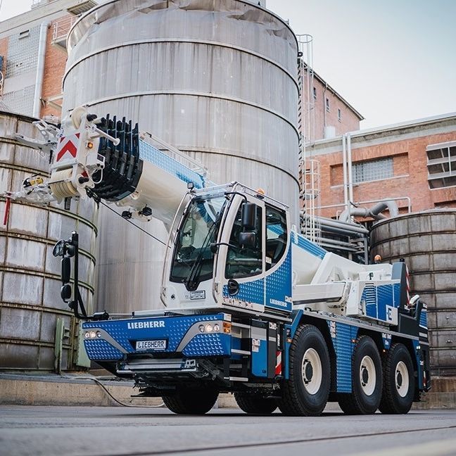 Truck-mounted crane - LTC 1050-3.1E - Liebherr Cranes - boom ...