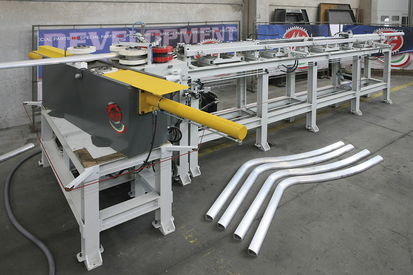 Hydraulic bending machine - SZ series - MG S.R.L. - profile / section ...