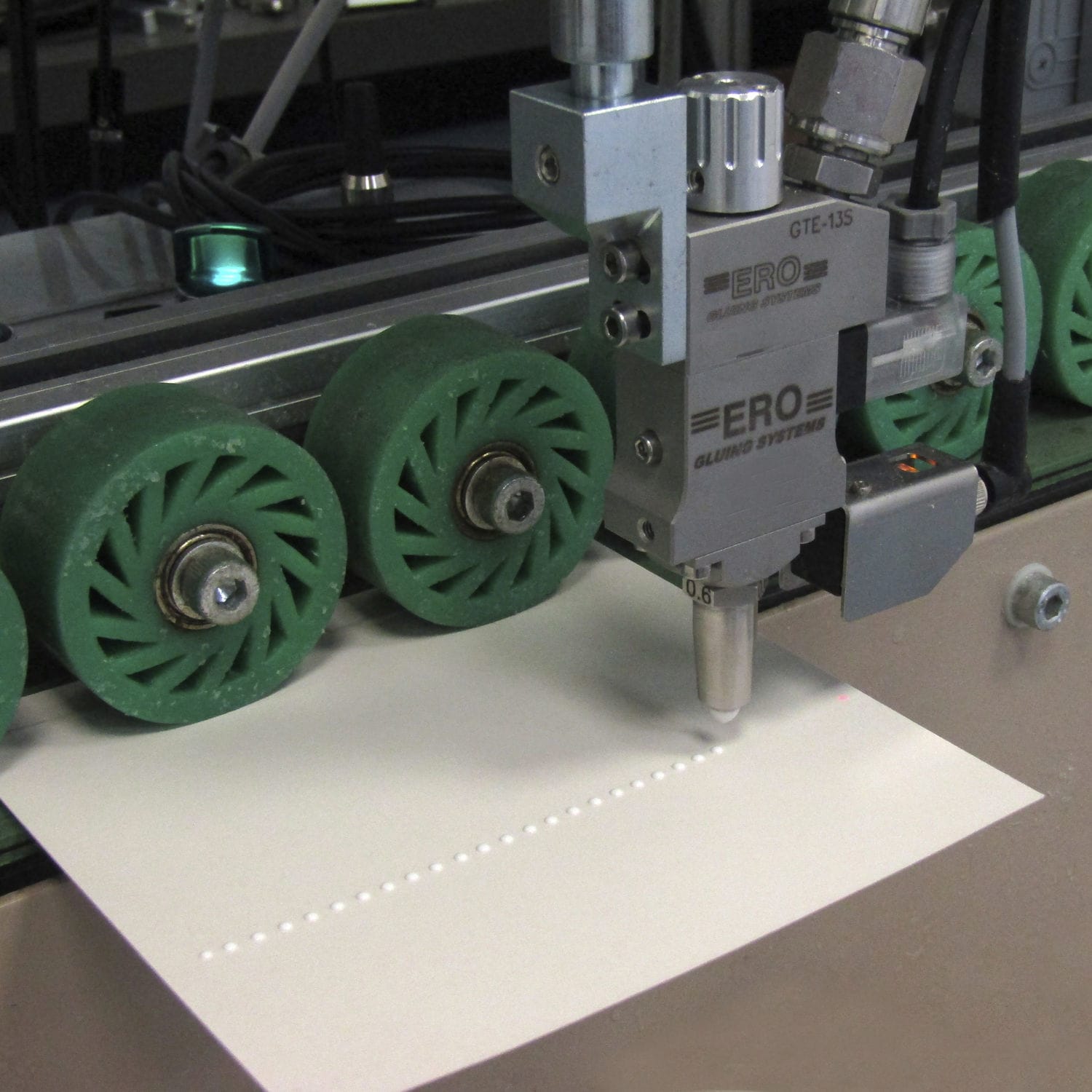 Cold glue dispensing machine - GTE-13/S&M - ERO Gluing Systems ...