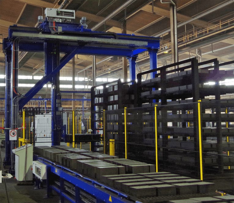 Chain transport system - MINDA Industrieanlagen GmbH - driven roller ...