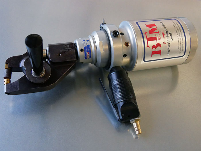 Pneumatic clinching hand tool - ULG SN6 - BTM Europe Blechverb. GmbH
