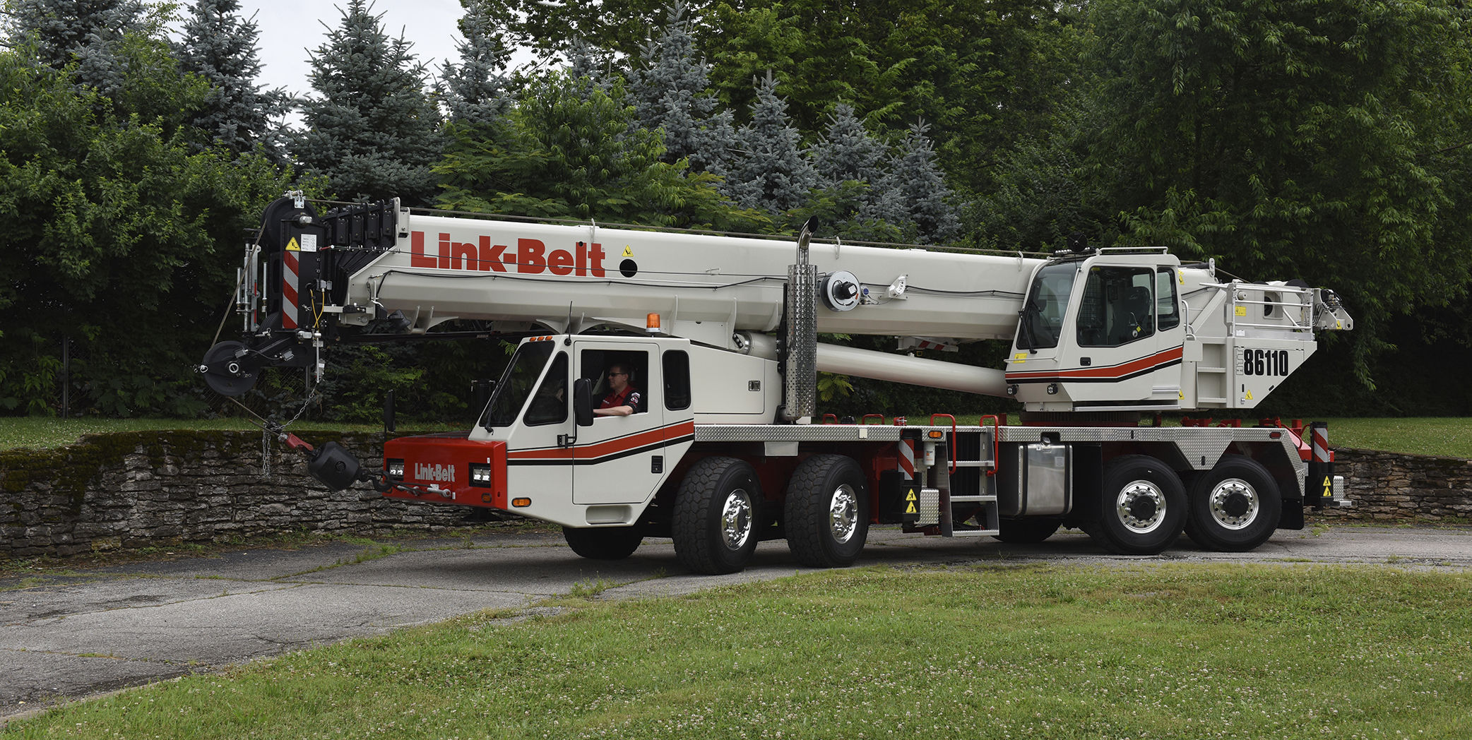 Truck-mounted crane - HTT-86110 - Link-Belt - boom / telescopic / all ...