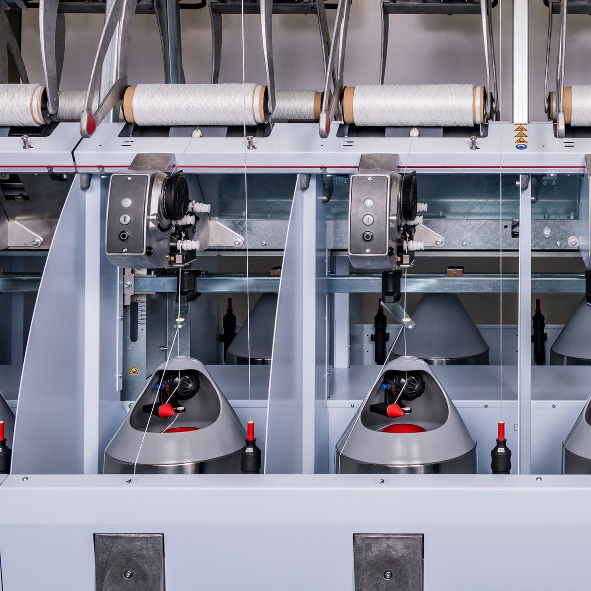 Automatic twisting machine - CarpetTwister 1.10 - SAURER SCHLAFHORST - yarn