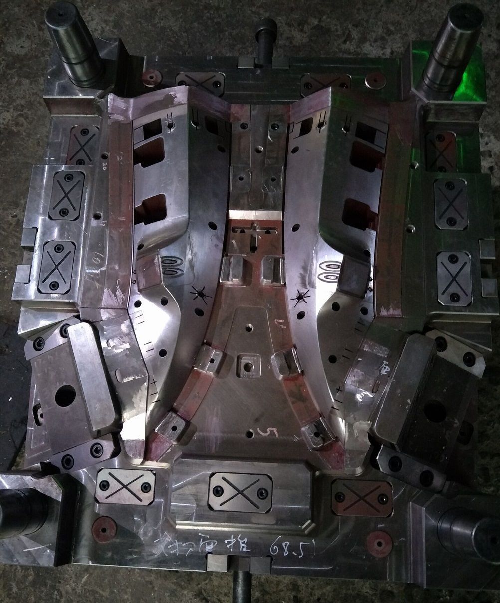 Thermoplastic plastic injection molding - NingBo ChenTe electronics ...