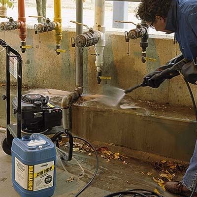 Foaming degreaser - 218 HDP - A.W. Chesterton Company - aqueous ...