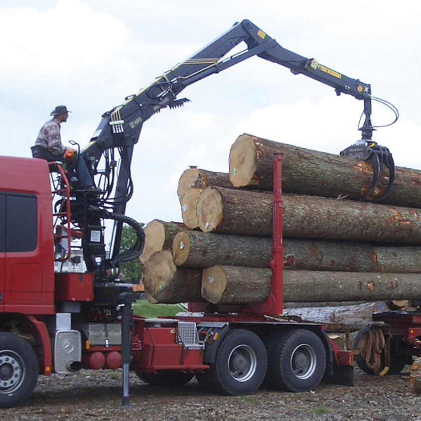 Swing-arm log loader - 2640Z series - Hiab - truck-mounted