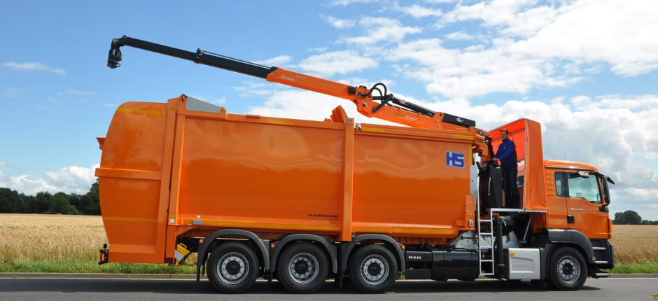 Front-loading waste collection vehicle - Ros Roca