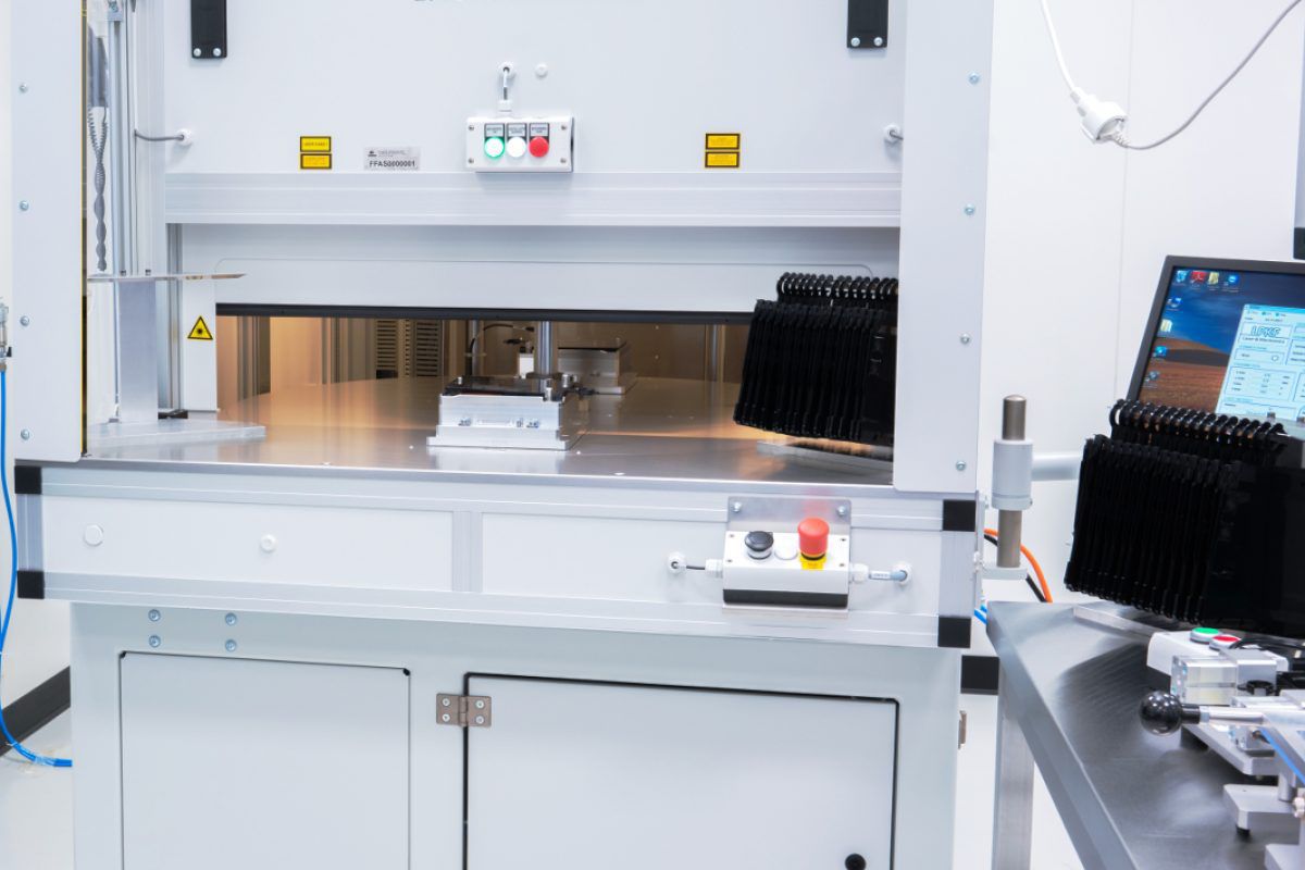 Laser welding - Helvoet Rubber & Plastic Technologies B.V. - plastic ...