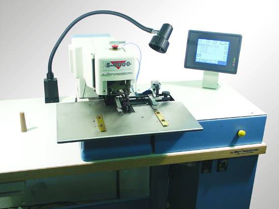 Chain stitch sewing machine - S-4000 ISBH Indexer SM - AMF Reece CR, s ...