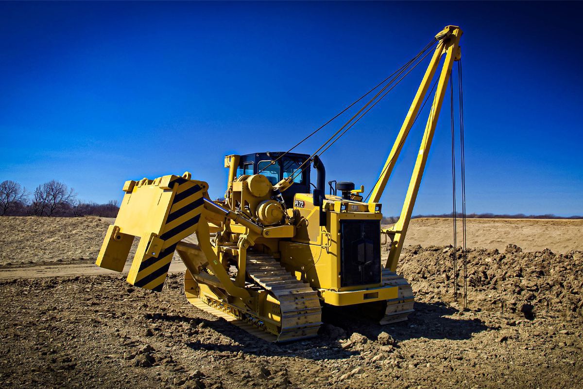 Pipe-layer - PL72 - Caterpillar Equipment
