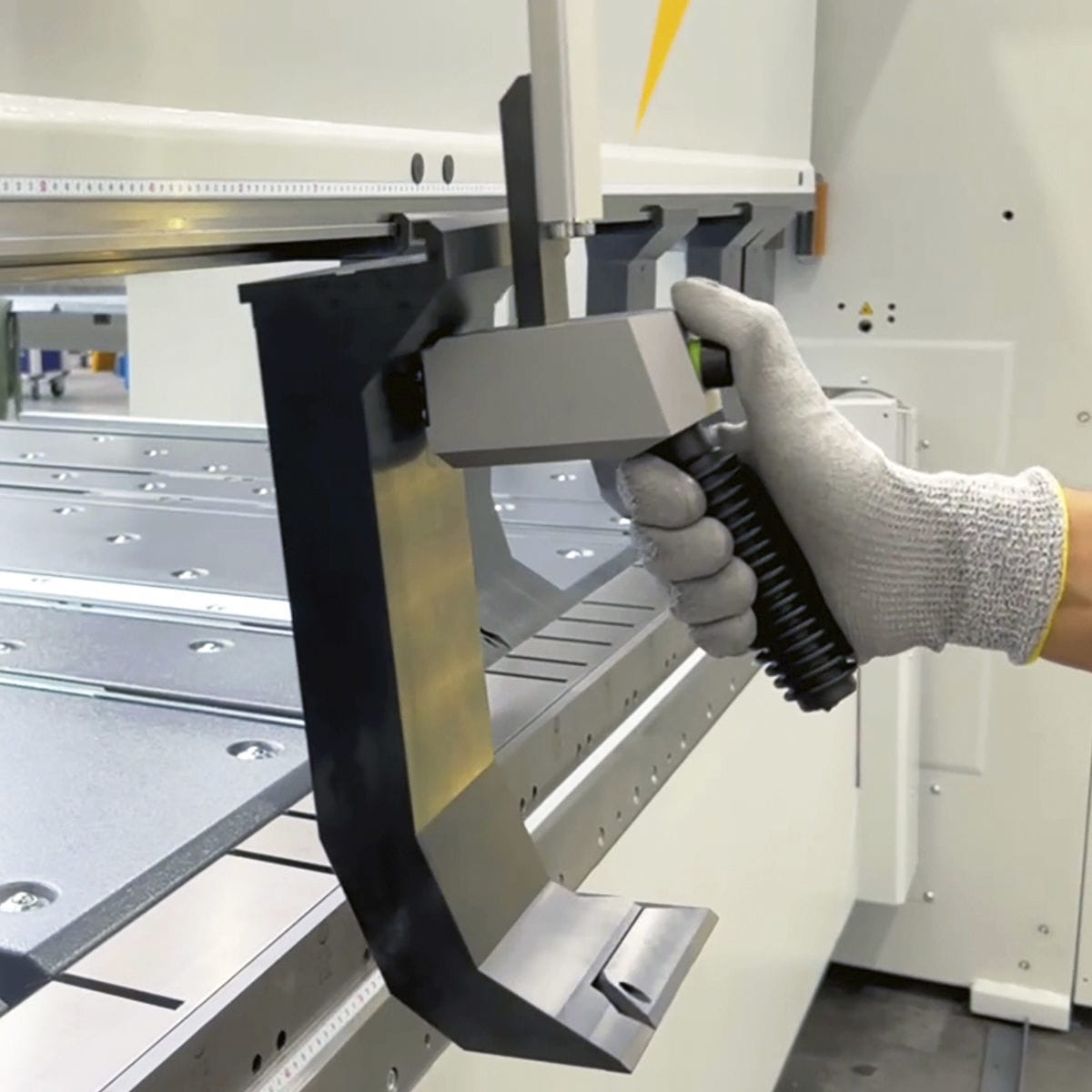 Tool support - RAS Reinhardt Maschinenbau GmbH