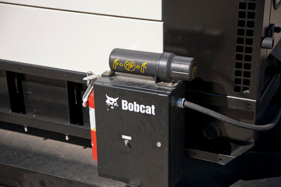 Skid steer loader asphalt float - BOBCAT