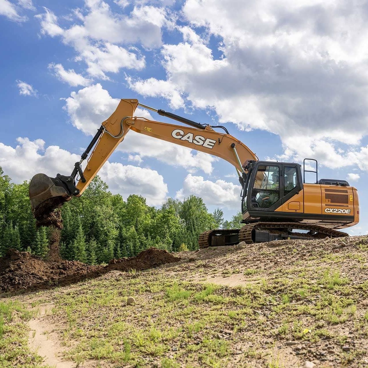 Medium excavator - CX220E - Case - crawler / diesel / construction