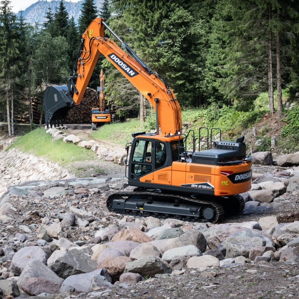 Medium excavator - DX210NLC-7 - DAEWOO Construction Equipment Division ...