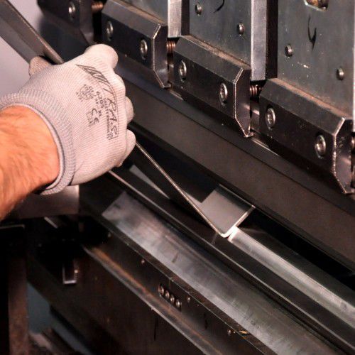 Metal sheet bending - Pomel Sp. z o.o. - ISO 9001 / ISO 14001