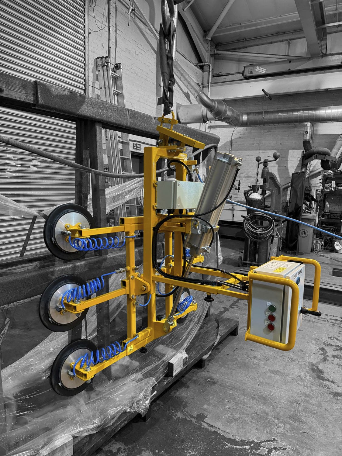 Glass plate vacuum lifting device - Yaplex Ltd - for sheet metal / for ...
