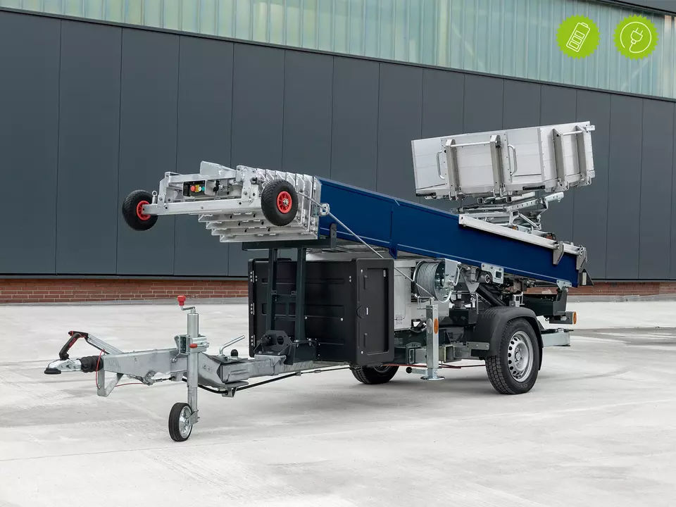 Electric goods lift - Junior 24e - Böcker Maschinenwerke GmbH - battery ...
