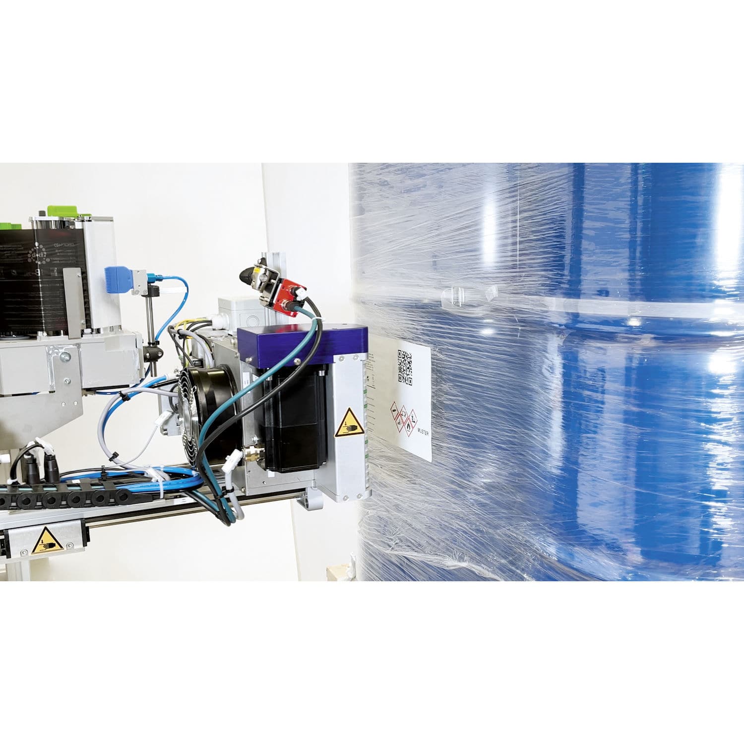 Fully-automatic labeling machine - IBLM - b+b Automations- und ...