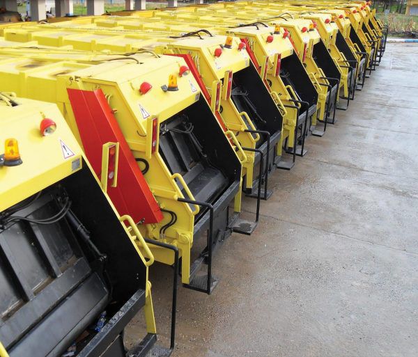 Rear-loader waste collection vehicle - EOW