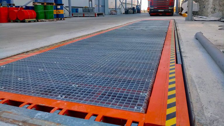 Fixed loading ramp - SAURUS YÜKLEME SİSTEMLERİ - for forklift trucks ...