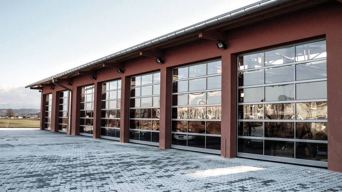 Sectional door - Gilgen Door Systems AG - industrial / indoor / automatic