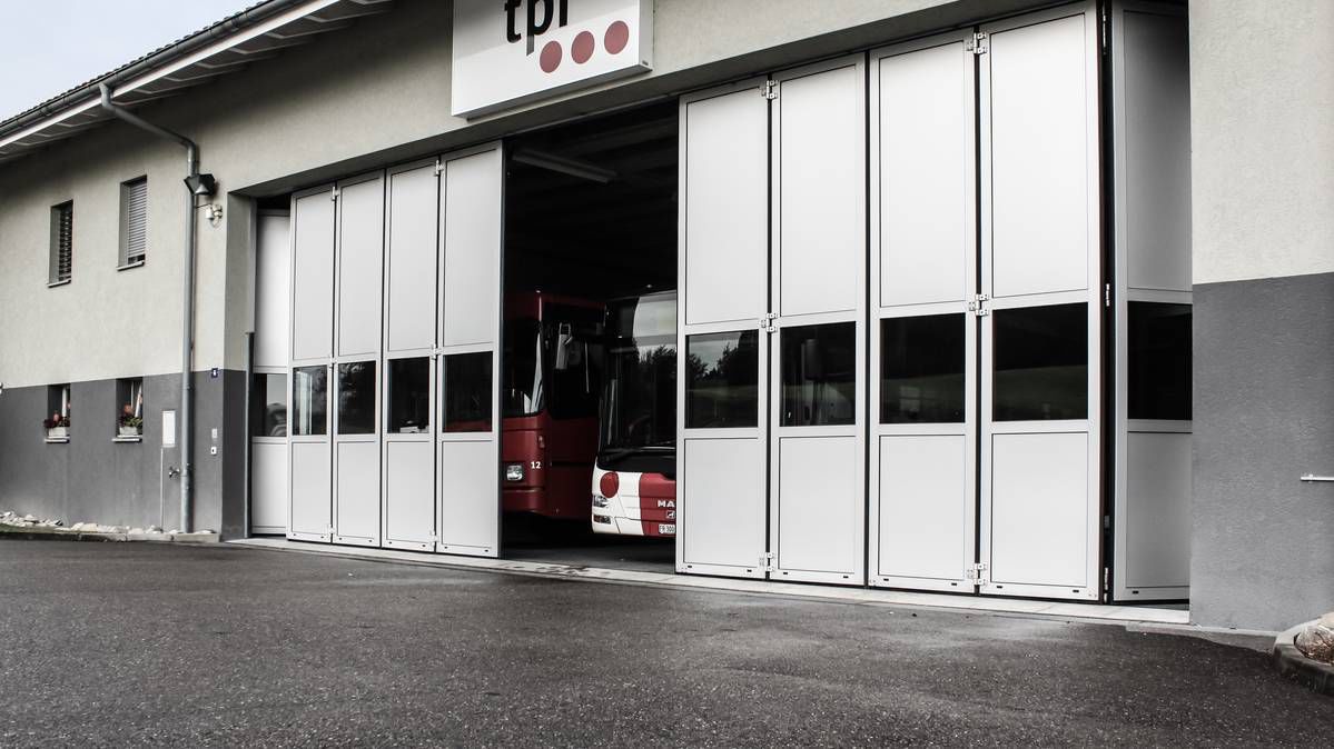 Sliding door - Gilgen Door Systems AG - folding / indoor / custom