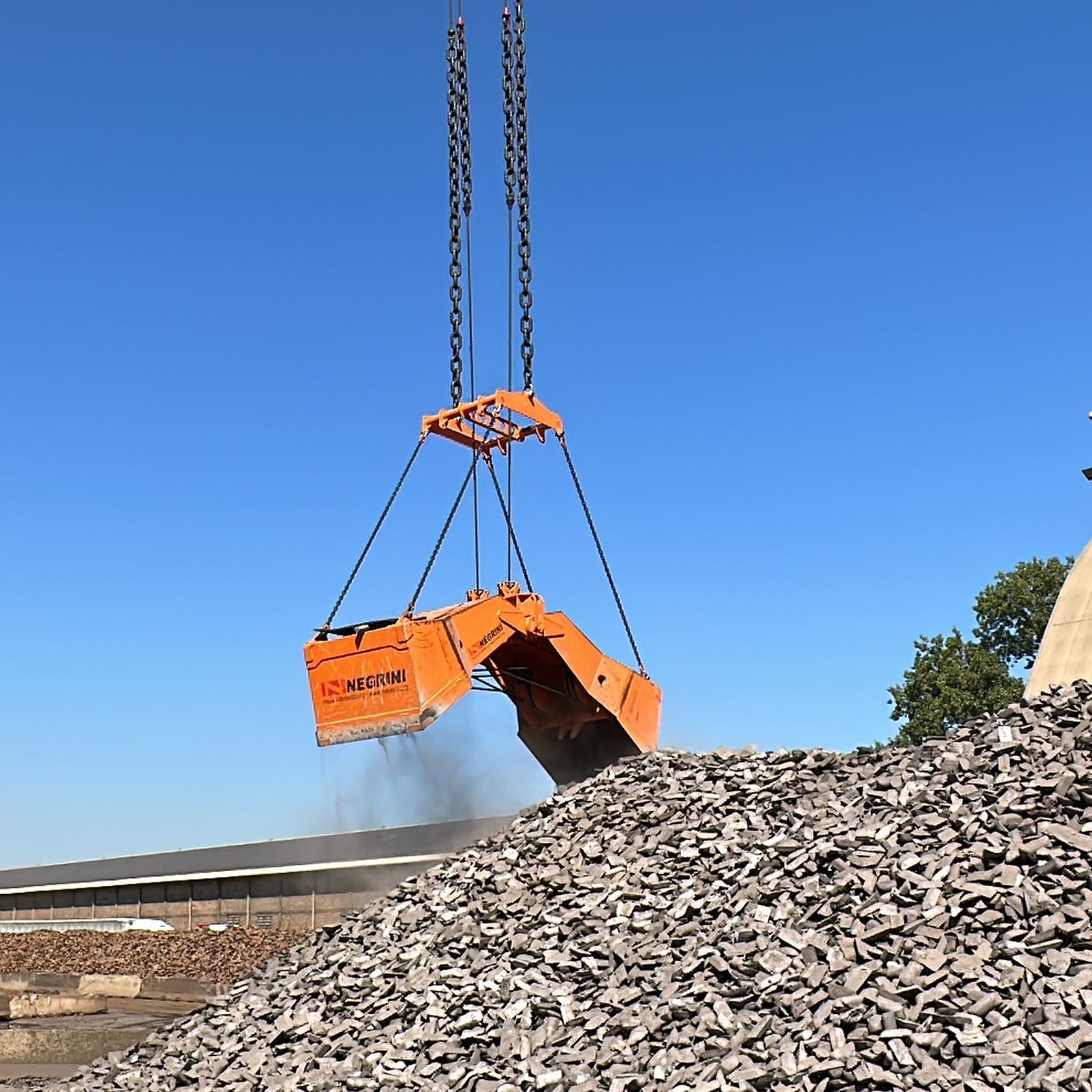 Hydraulic Clamshell Grab - environmental - Negrini