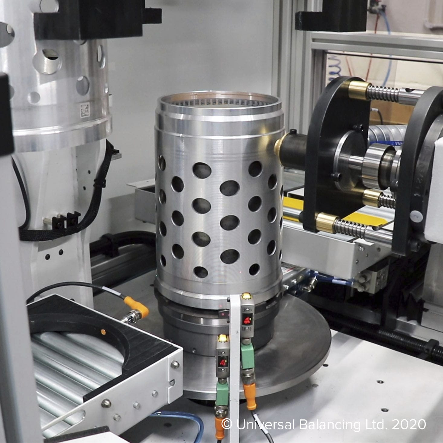 Horizontal balancing machine - Universal Balancing - vertical / for ...