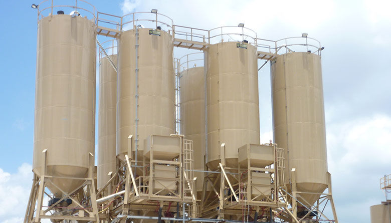 Cone-bottom silo - Vince Hagan - cement / barrel / fly ash