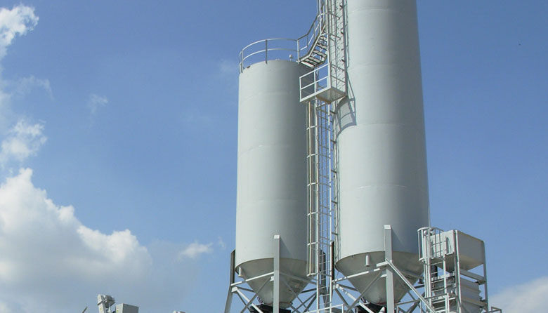 Cone-bottom silo - Vince Hagan - cement / steel / ash