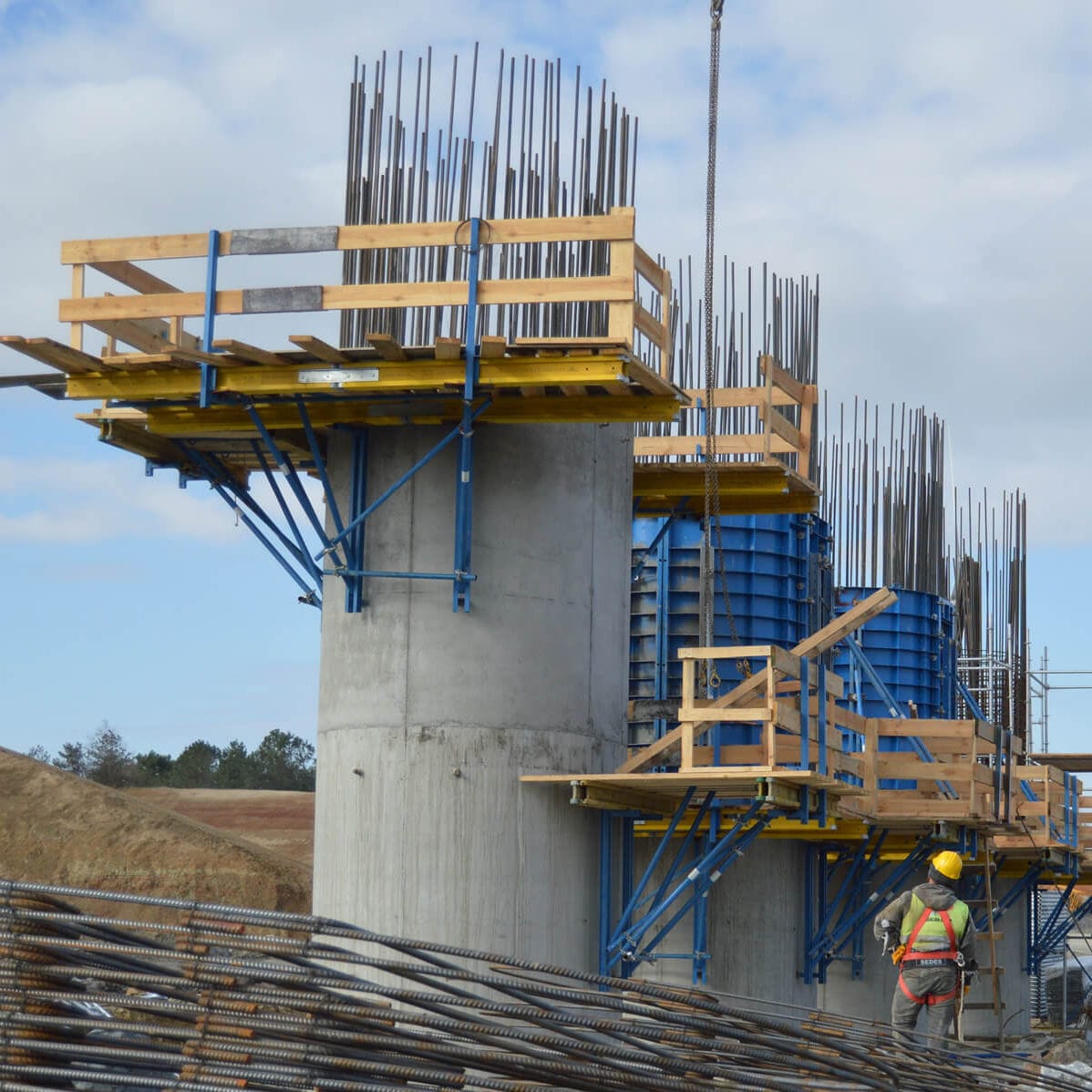 Climbing formwork - OCF - OZLER FORMWORK AND SCAFFOLDING SYSTEMS ...